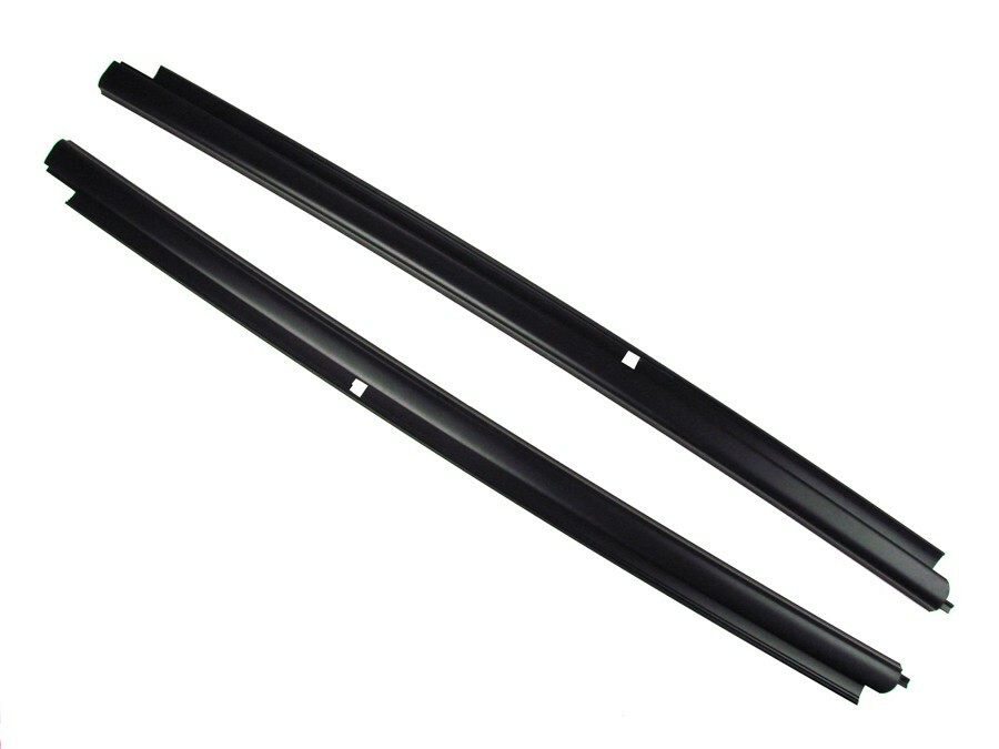 Front Outer Beltline Molding Window Sweep Pair / For 99-06 Silverado ...