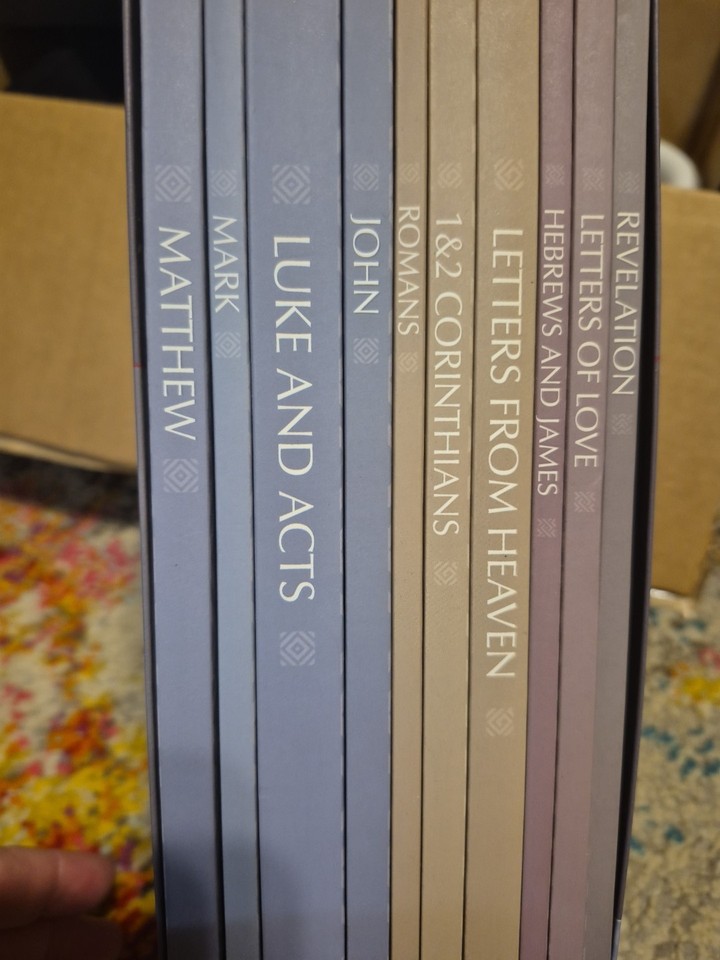 New Testament 10 Book Collection (2020 edition): Deluxe Boxed Set ...