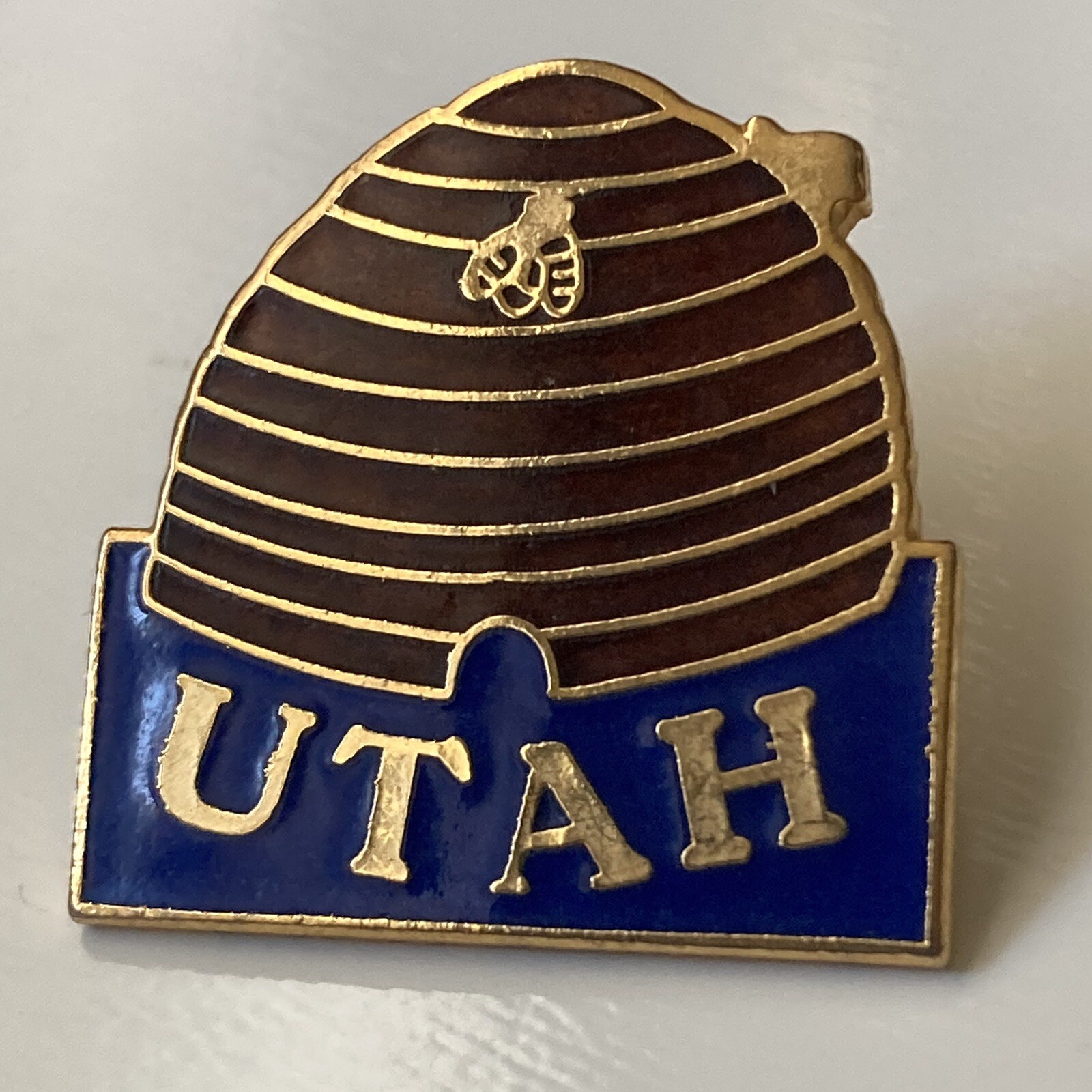 Utah Beehive Highway Sign Vintage Truck Stop Travel Souvenir Hat Enamel ...