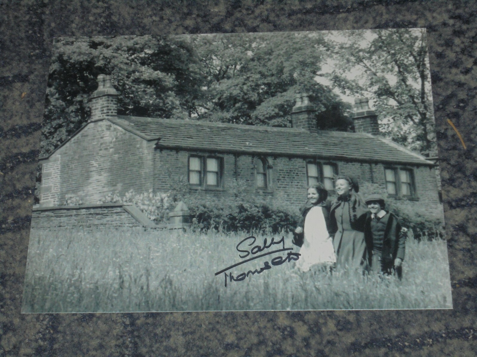 SALLY THOMSETT- THE RAILWAY CHILDREN - 10x8 PHOTO SIGNED- (86) | eBay UK
