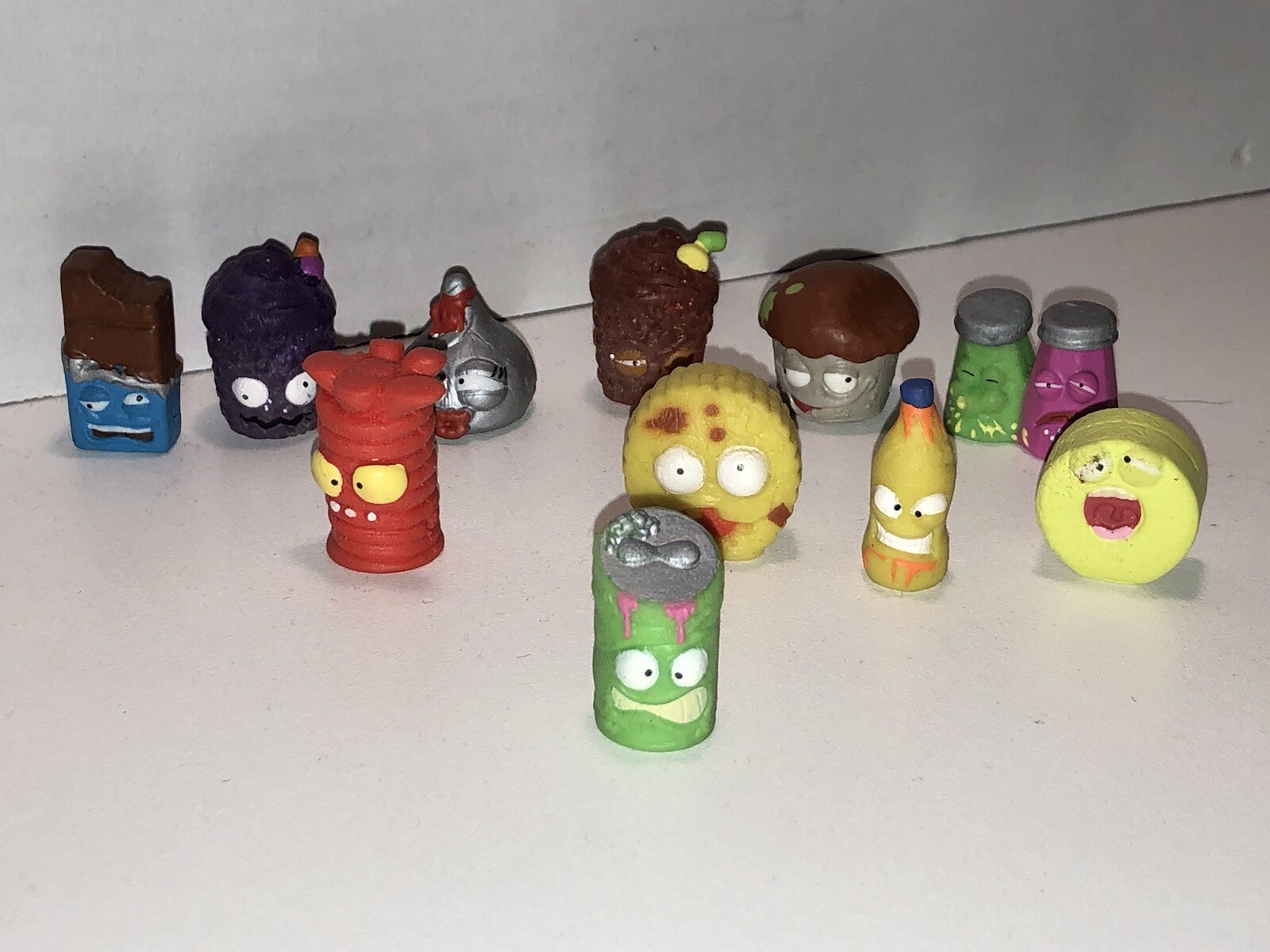 Lot Of 11 Grossery Gang Action Figures funny angry weird droopy eyes ...