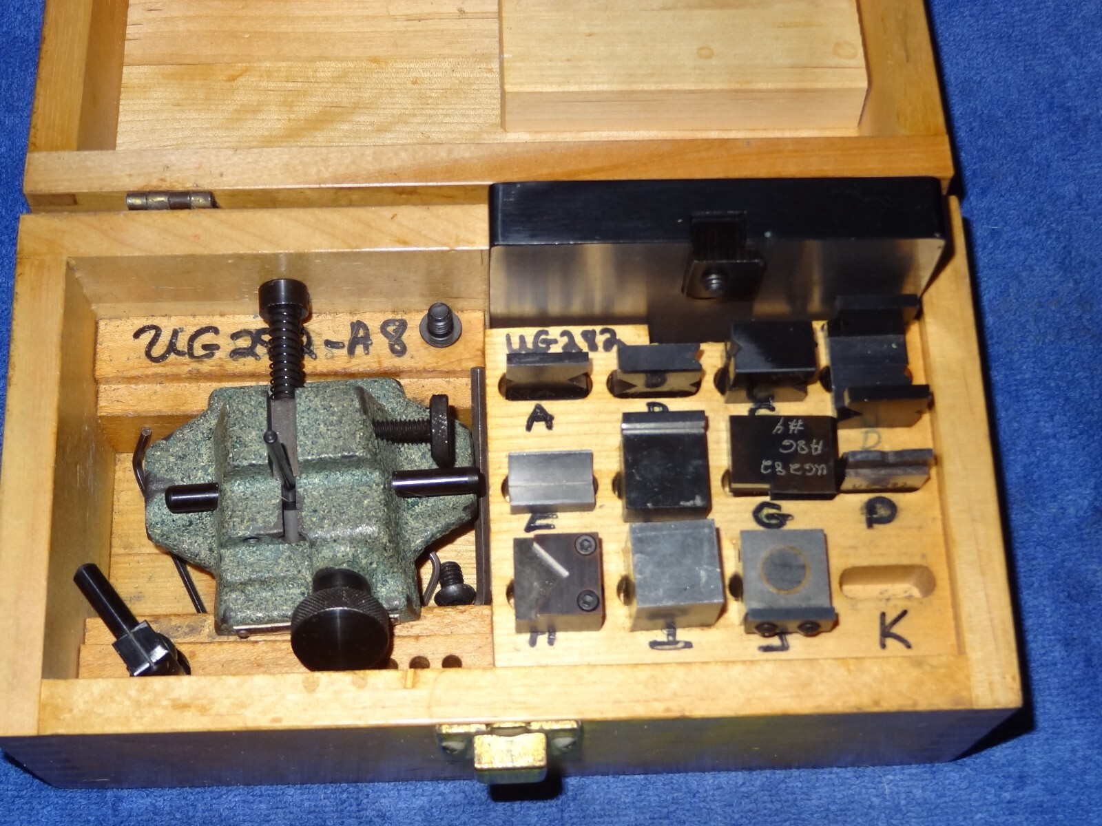 OPTICAL GAGING PRODUCTS MULTI USE STAGE MODEL A OPTICAL COMPARATOR ...