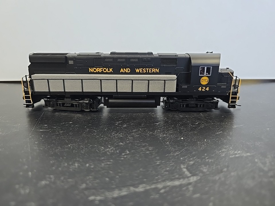 ATLAS CLASSIC HO 9365 ALCO C425 LOCO NORFOLK & WESTERN #1004 | eBay