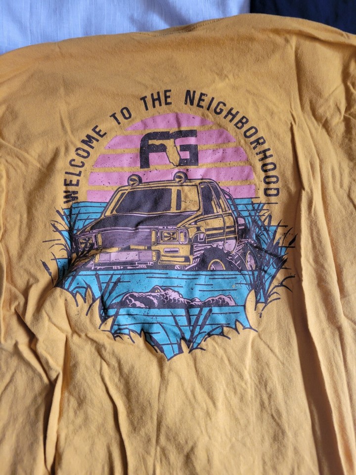 Flo Grown Welcome to the Neighborhood Yellow Graphic t-shirt Size Large ...