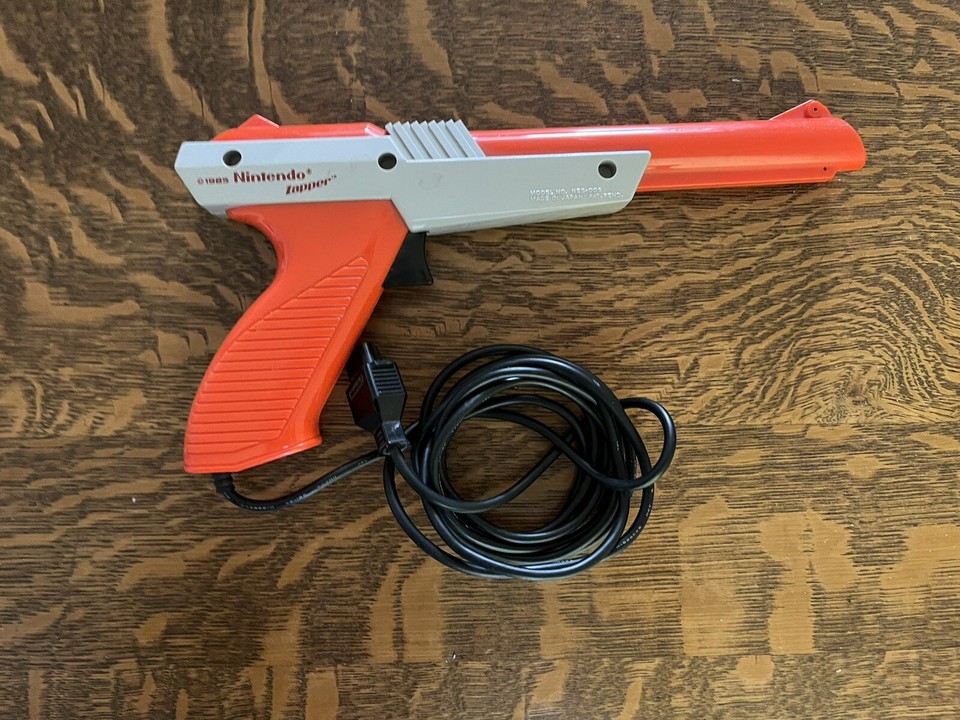 Nintendo NES-005 Light Gun / Zapper Orange | eBay