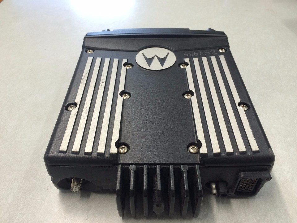 MOTOROLA XTL5000 UHF2 P25 DIGITAL TRUNKING MOBILE RADIO 50w - NEW MIC ...