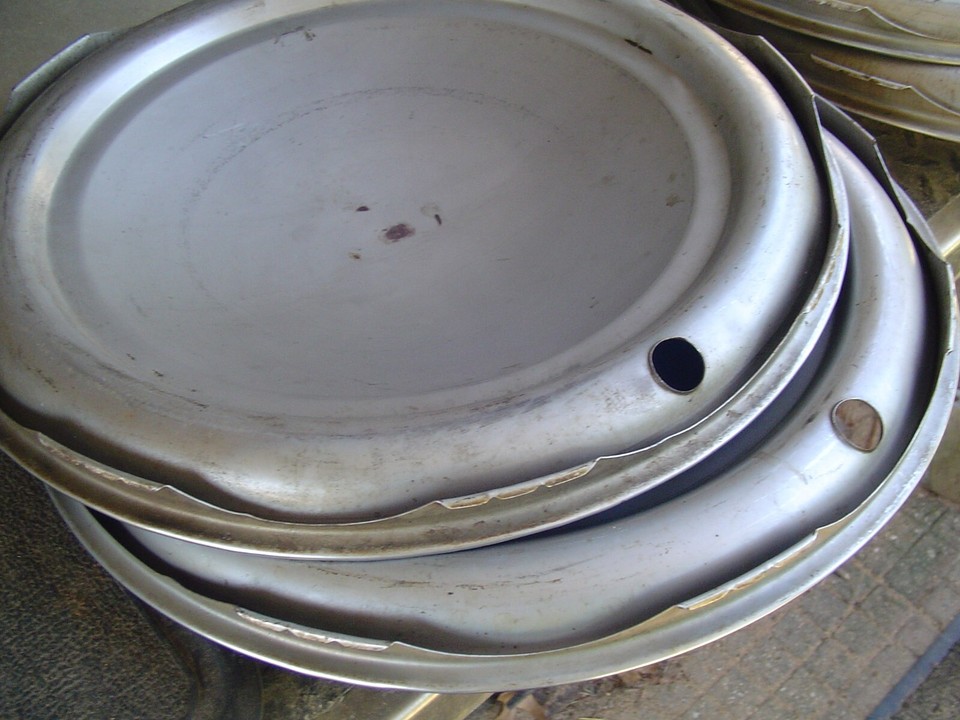 VINTAGE 15 IN. RAT ROD LYON LYONS MFG CO HUBCAPS MOON WHEEL COVERS ...