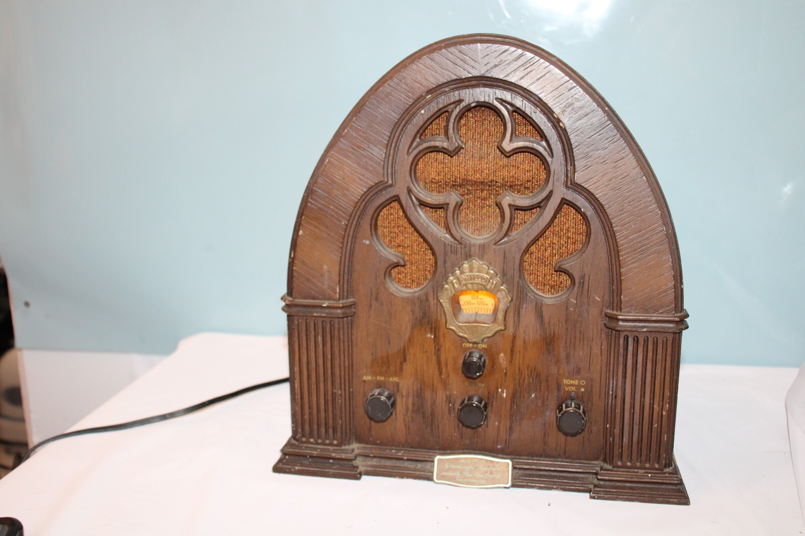 Vintage Philco Ford Grand Cathedral Special Edition AM/FM/AFC Radio ...
