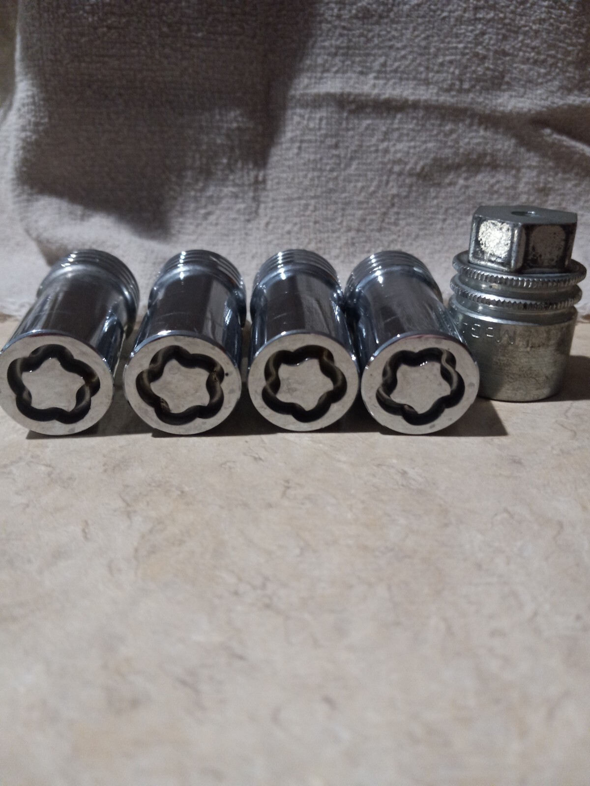 CHROME PLATED WHEEL LOCKS FORD LINCOLN MERCURY 2008-2012 | eBay