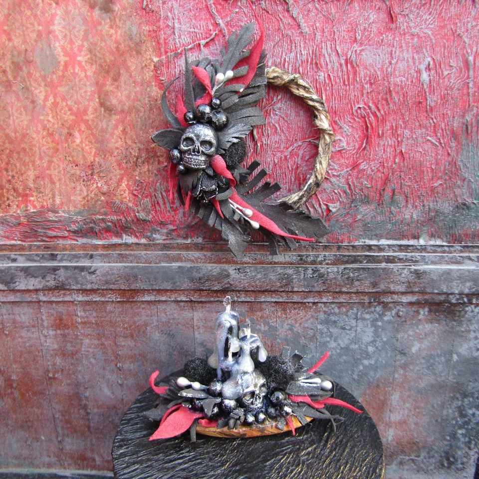 Miniature horror Christmas Spooky dollhouse wreath Gothic miniatures ...