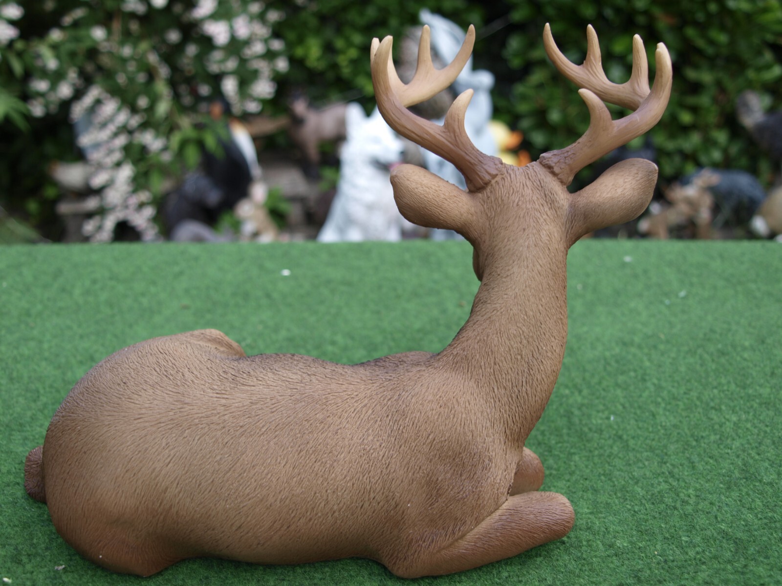 Reh Hirsch Deko Figur Gartenfigur Hirsch wetterfest Waldtiere Wild NEU ...