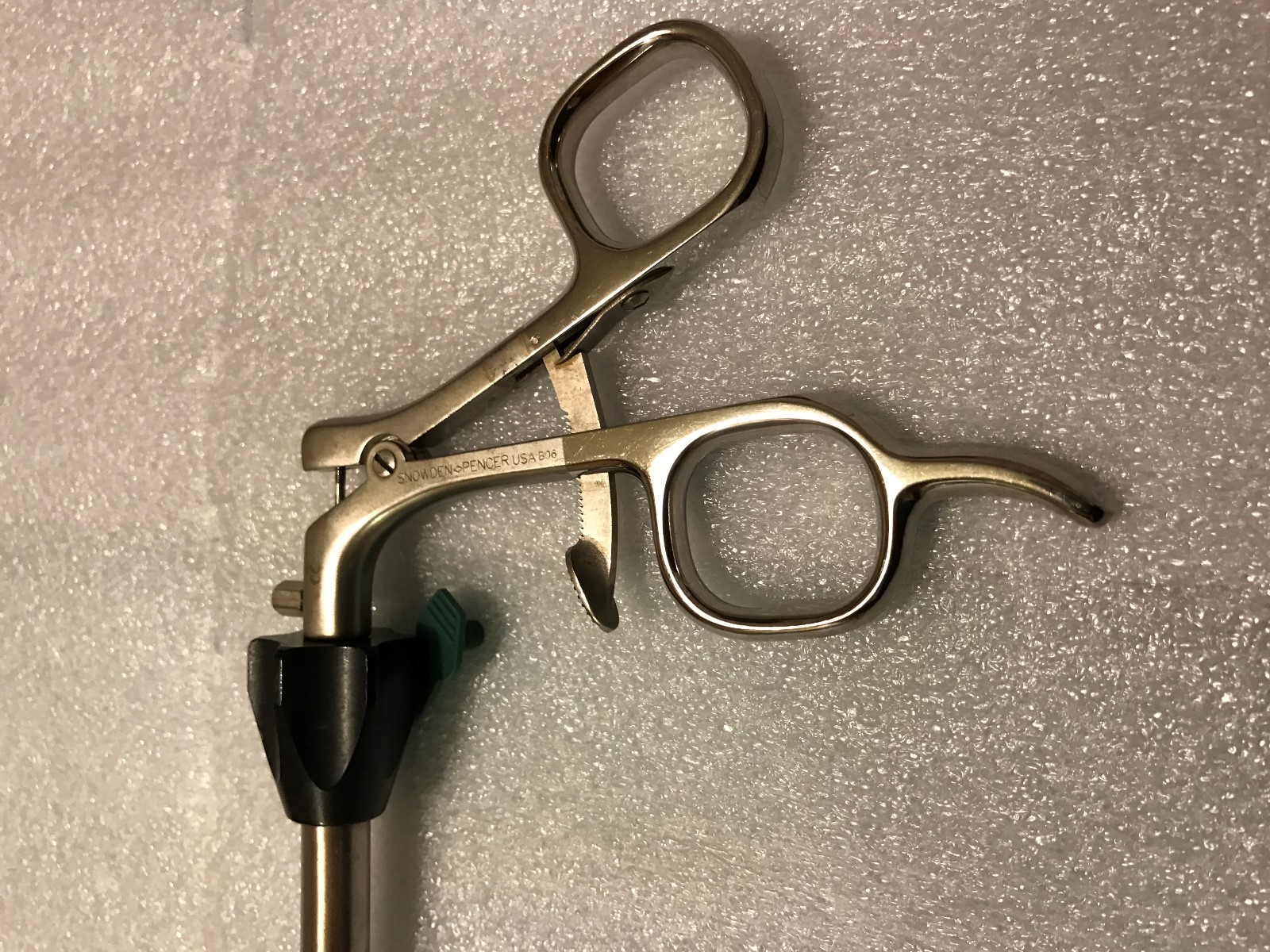 Snowden-Pencer 90-3015 Fenestrated Graspers 40mm Jaw 10mm Ratcheted ...