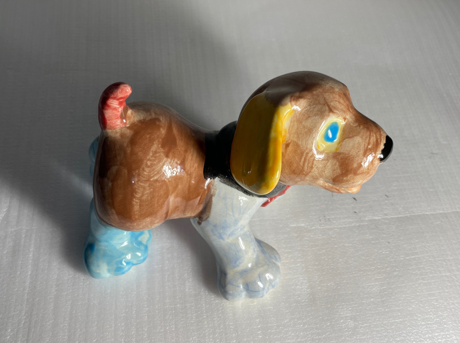 Hush Puppy Figurine Shelf Settlers Pinta crafts by gallery Pinta ...