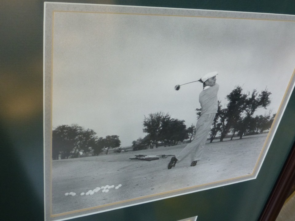 BEAUTIFULLY FRAMED & AUTOGRAPHED PHOTO OF RENOWNED GOLFER BEN HOGAN ...