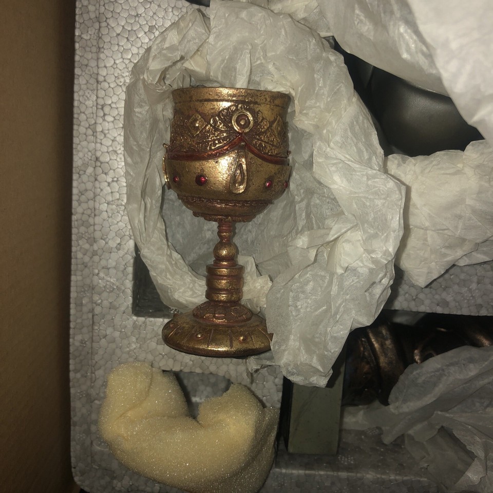 Sideshow Collectibles Dr Doom Exclusive Statue on Throne Chalice 244/ ...