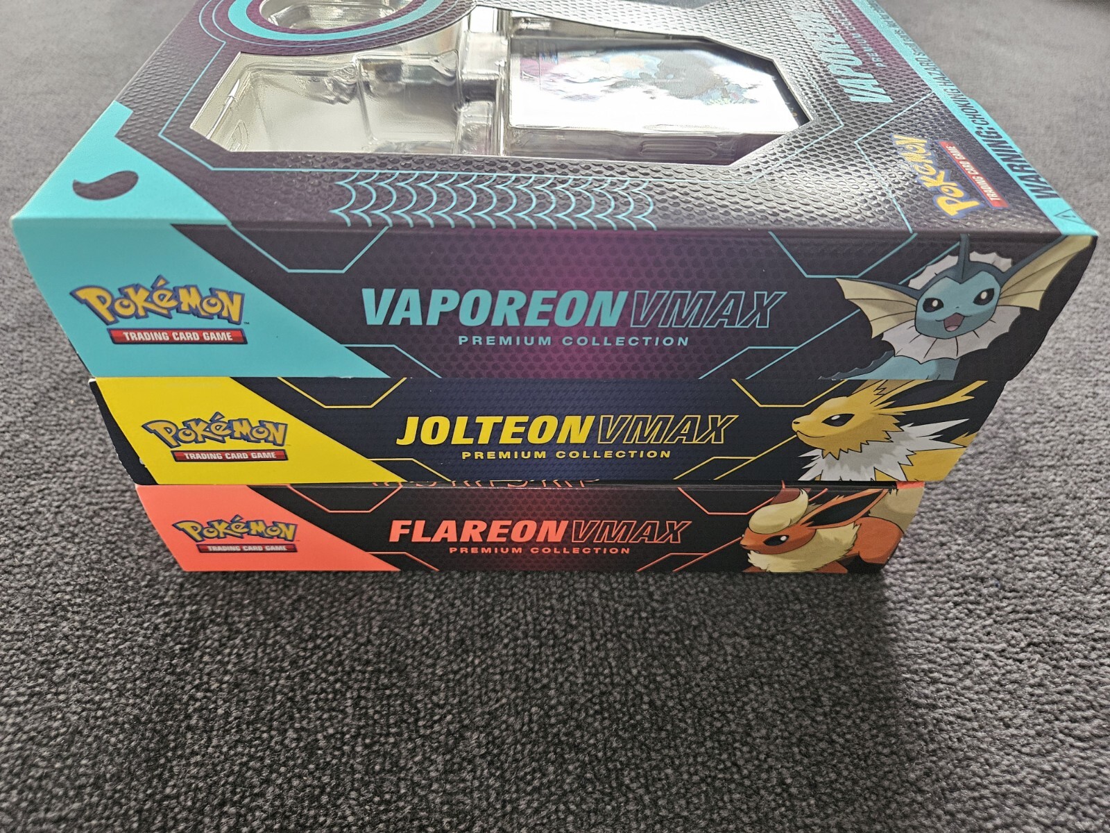 Pokemon TCG Eevee Evolution VMAX Premium Collection Box Flareon ...