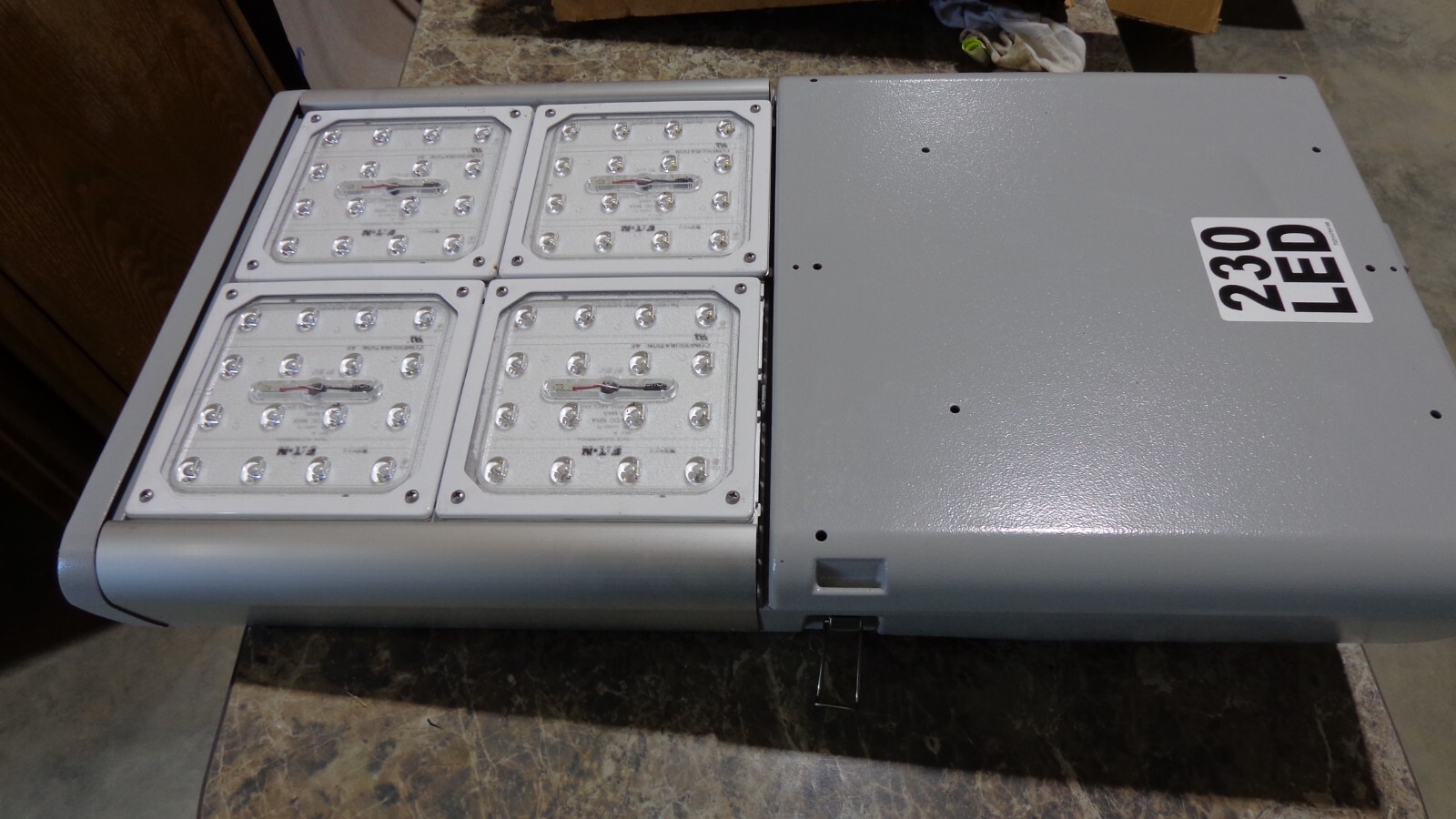 Cooper Navion 225 Watt LED Street Light PN # NVN-AF-04-E-U-T3-10K-AP ...