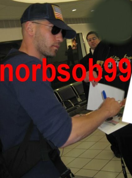 JON BERNTHAL SIGNED THE WALKING DEAD PILOT SCRIPT w/PROOF & AUTOGRAPH ...