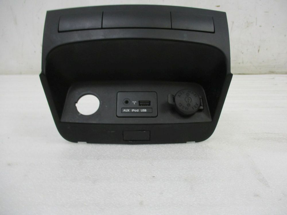 Cover Front USB Aux Socket Kia Sorento II (XM) 2.2 Crdi | eBay