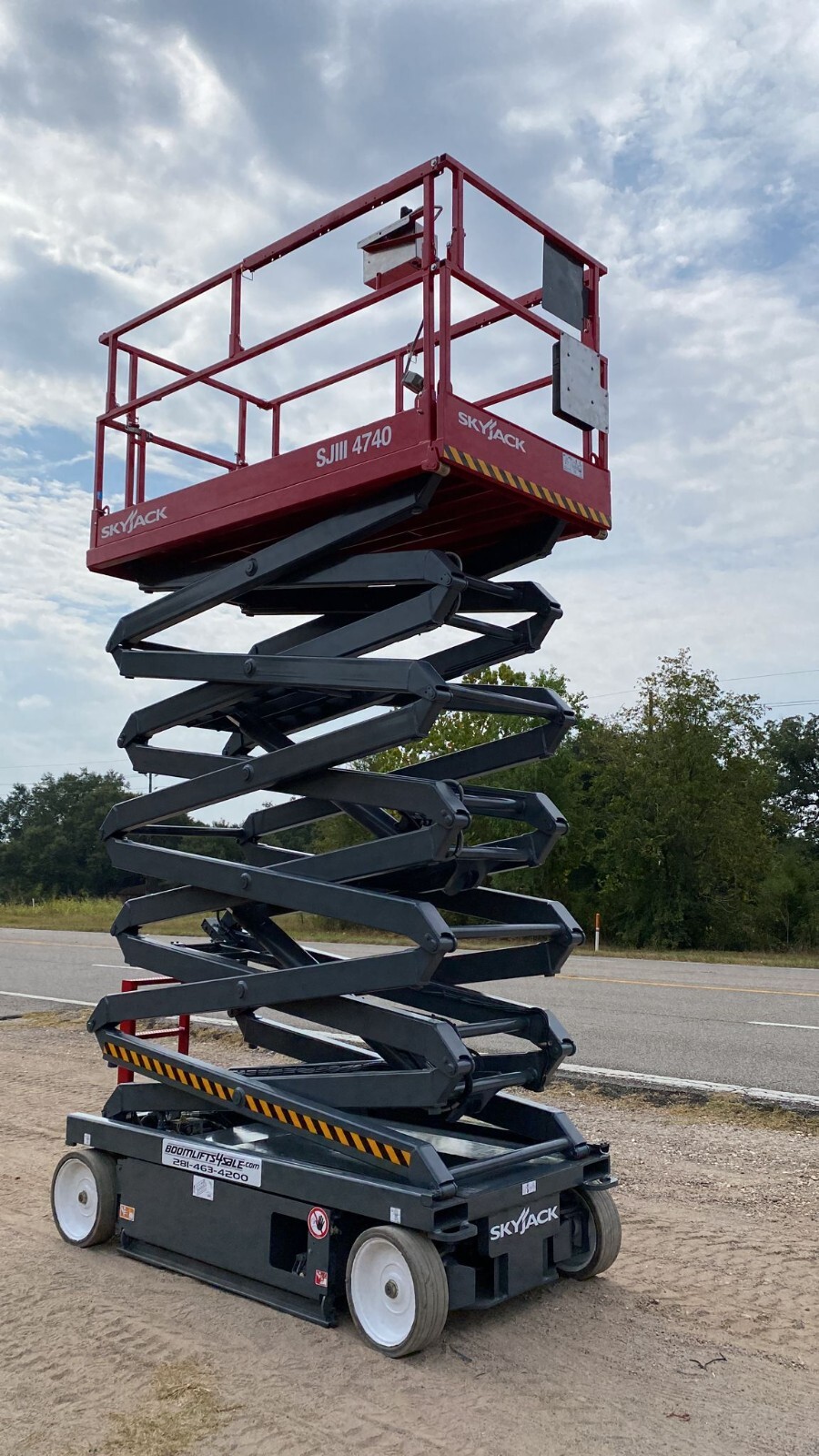 SKYJACK SJIII 4740 ELECTRIC SCISSOR LIFT REFURBISHED -WARRANTY DEALER ...