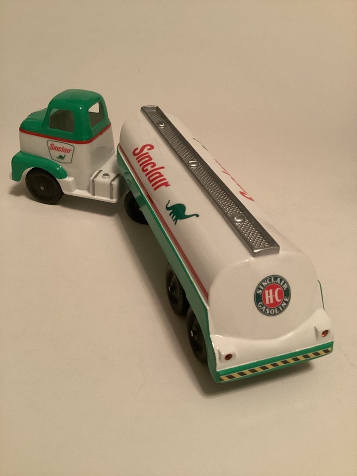 Tootsietoy tanker truck CUSTOM,, Sinclair oil company, please read ...