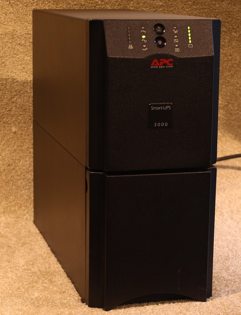 APC SUA3000i SMART-UPS 3000 VA Tower UPS -- New Batteries -- 12m RTB ...