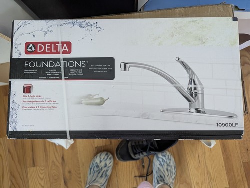 Delta Foundations Single Handle 3-Hole Kitchen Faucet Chrome Finish ...