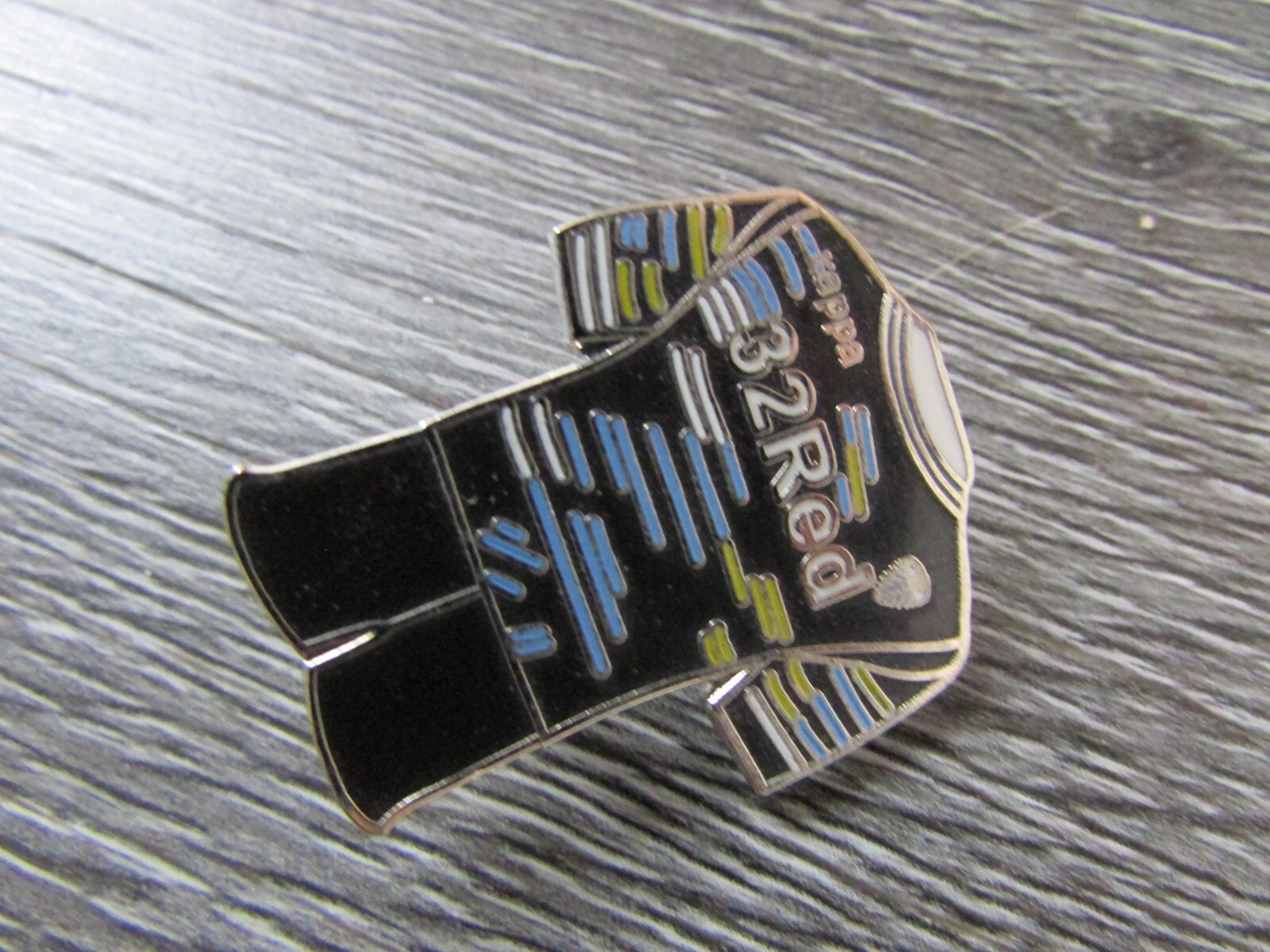 Leeds United Kappa 32red Sponsors Football Kit Shirt Shaped Badge B | eBay