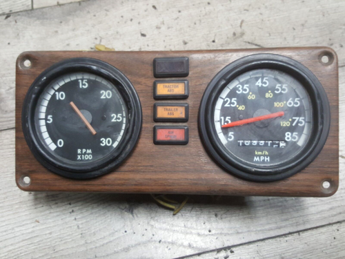 Freightliner Ametek A22-38898-001 900 Series Speedometer BLK Bezel for ...