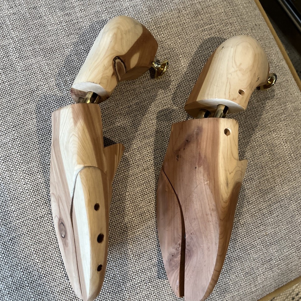 aromatic cedar wood shoe trees, specifically designed with a split-toe ...