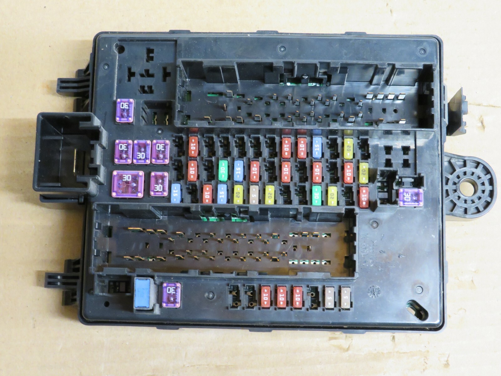 2018-2020 CADILLAC XT5 GMC ACADIA CABIN FUSE BOX MODULE GM 84270913 OEM ...