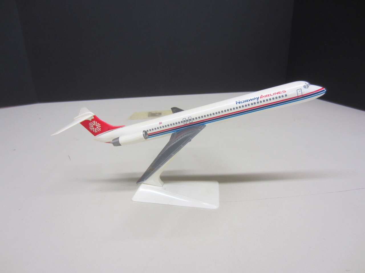 Wooster NORWAY Airlines MD80 ? 1:250 Snapfit Desk Model Airplane | eBay