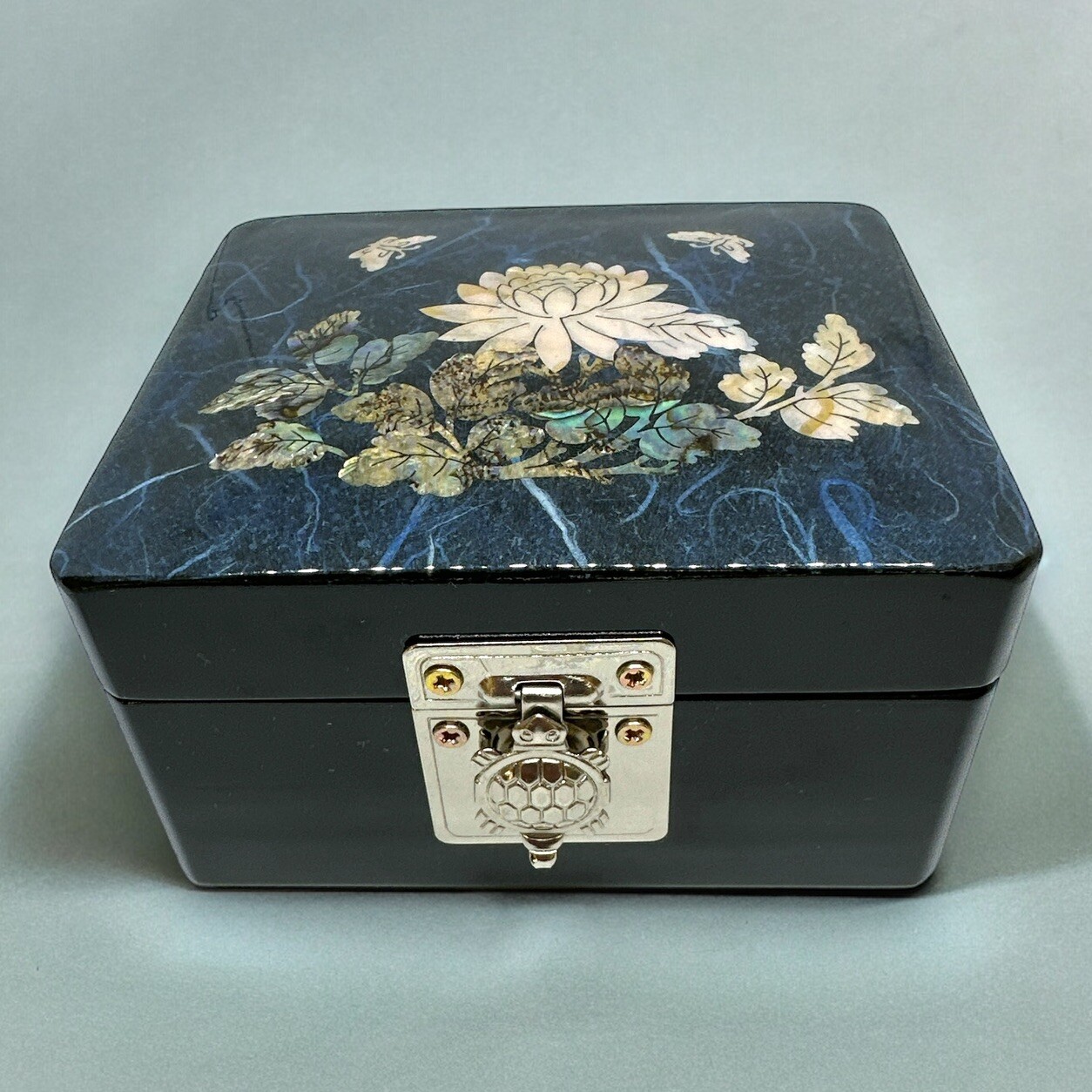 Korean traditional lacquerware mother-of-pearl jewelry box Lotus ...