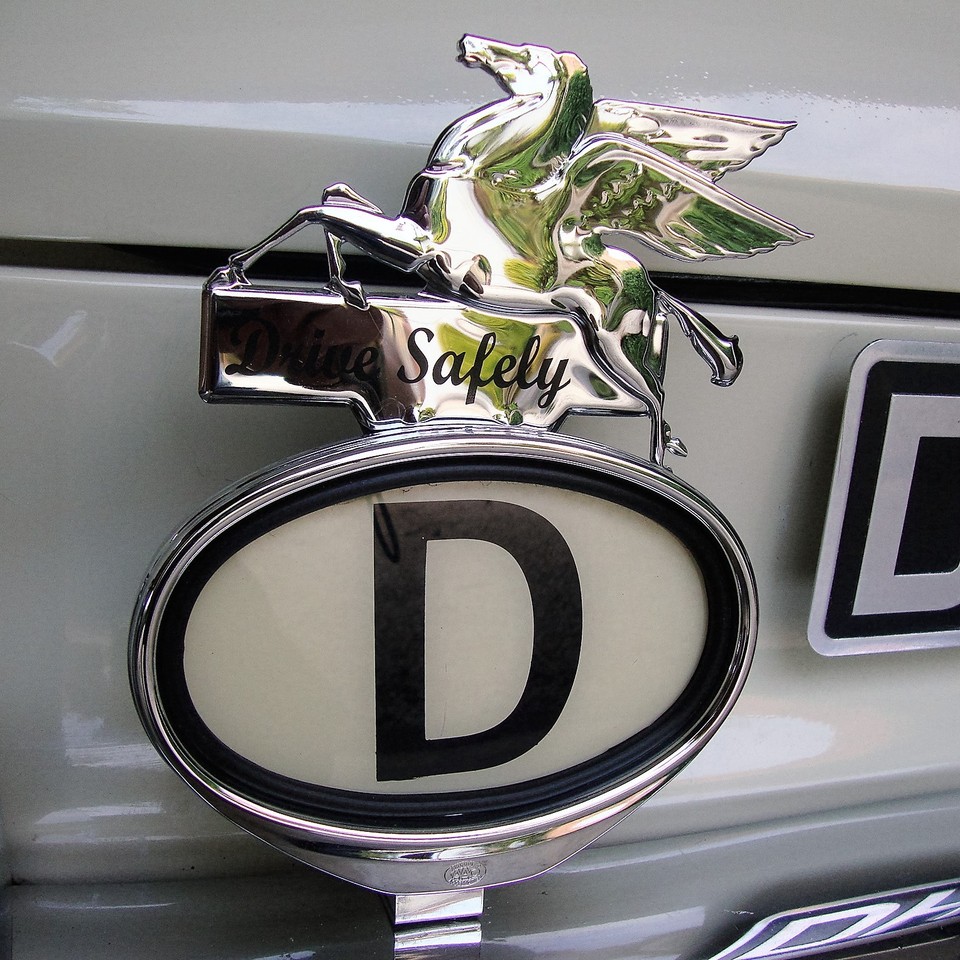 CHROME Pegasus DRIVE SAFELY Licence Topper Mobil Oil Hot Rod for VW ...