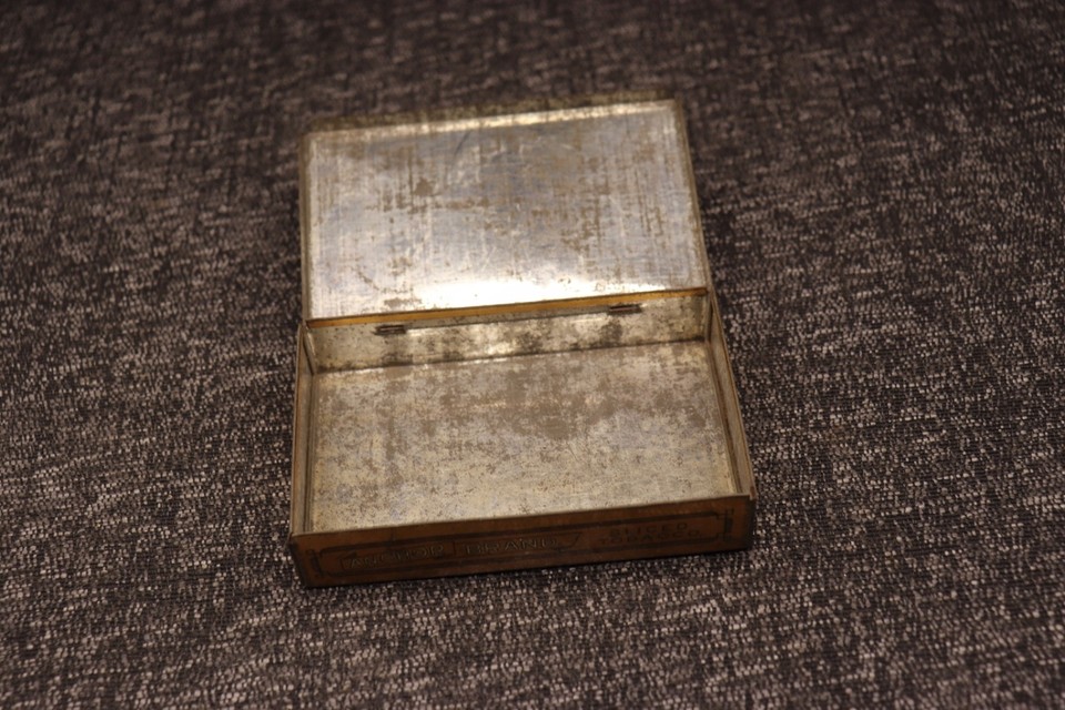 Vintage Anchor Brand Cigarette Tin Gold Flake Cavendish 4 1/2" x 3" x 1 ...
