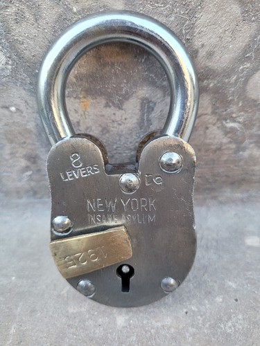 Reproduction New York Insane Asylum Escape Room Iron Padlock Lock 2 ...
