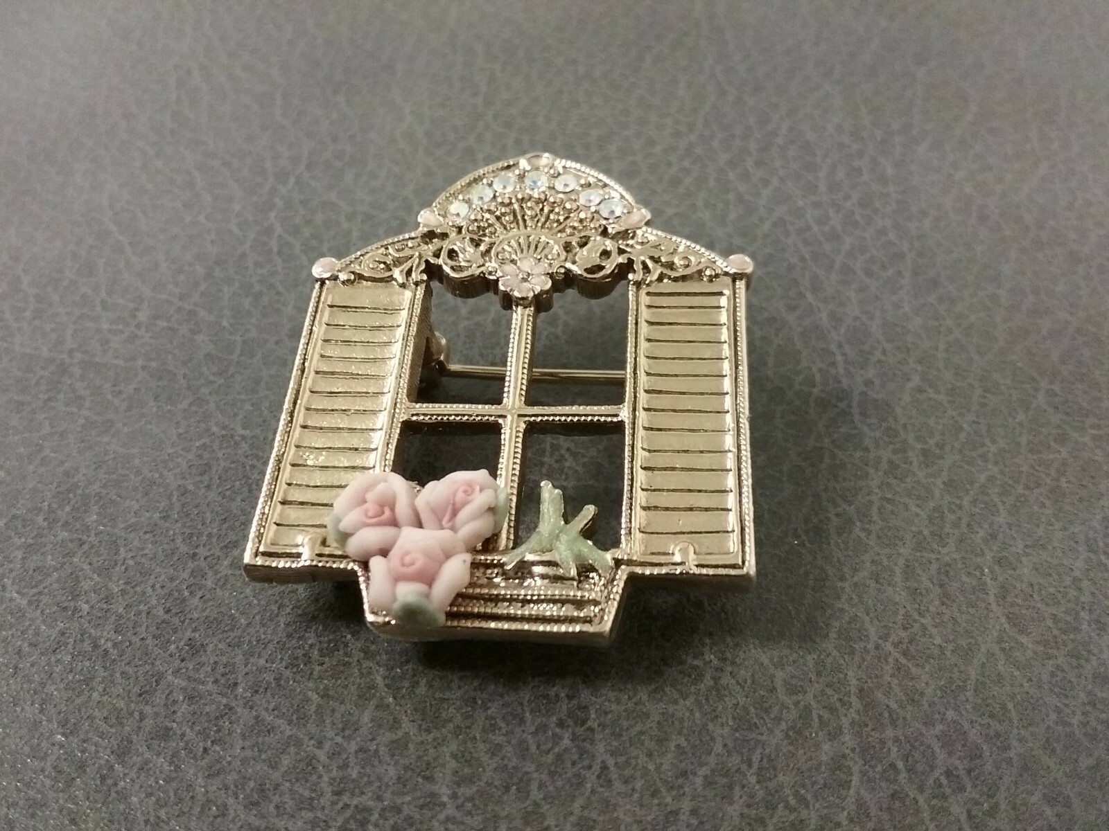 Victorian Window Box Roses 3D Gold Rhinestones Vtg Pi… - Gem