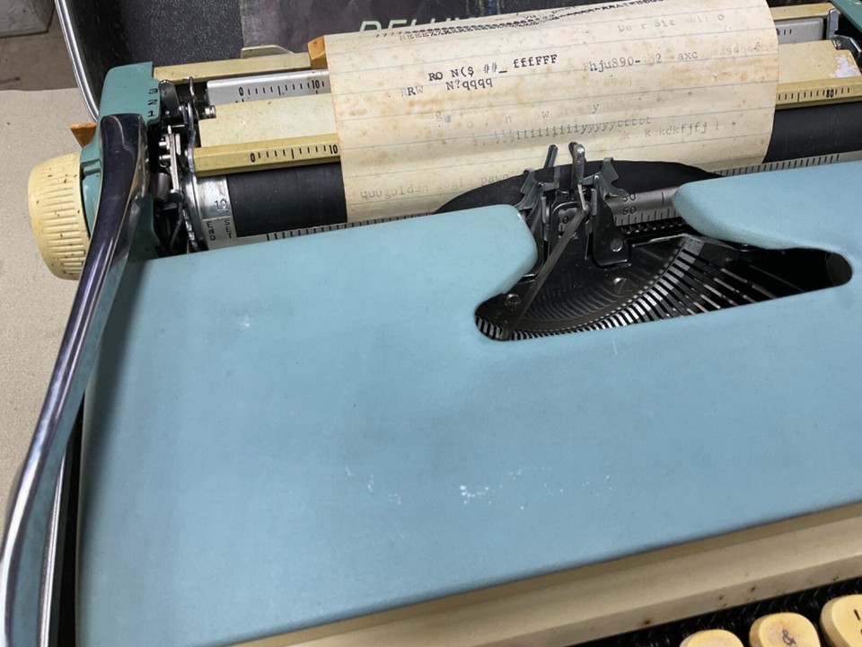 Smith Corona SCM Galaxie Deluxe Manual Typewriter w/ Case | eBay