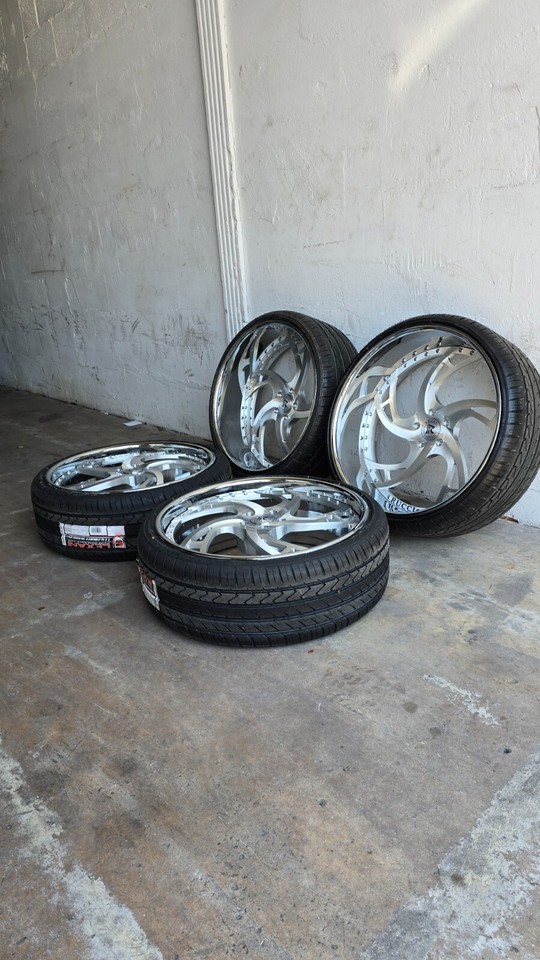 24 Inch Rucci Banks Bushed Chrome Wheels Rims 24x10 255/25Z24 Lexani ...