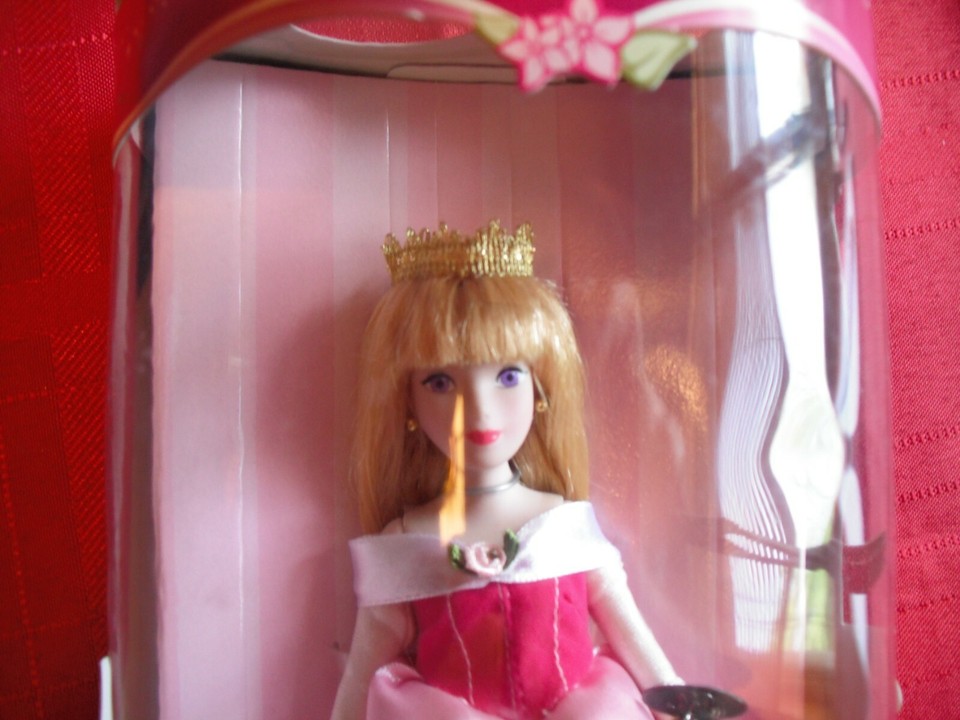 2006 Disney's Sleeping Beauty Brass Key Porcelain Doll In Original Box ...