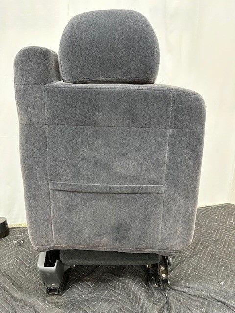 1999 2000 2001 2002 Chevy Silverado Suburban Drivers seat Cloth power ...