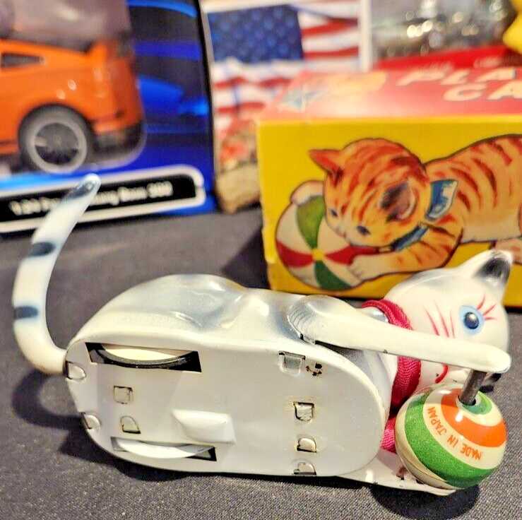***RARE PLAYFUL CAT WIND-UP TIN TOY MADE IN JAPAN MINT IN BOX!!! NO KEY ...