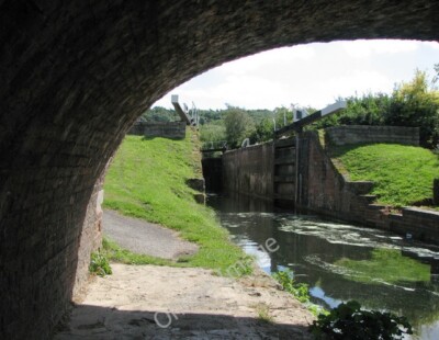 Photo 6x4 Woolsthorpe Wharf: Lock 17 Stenwith Seen from the towpath ...