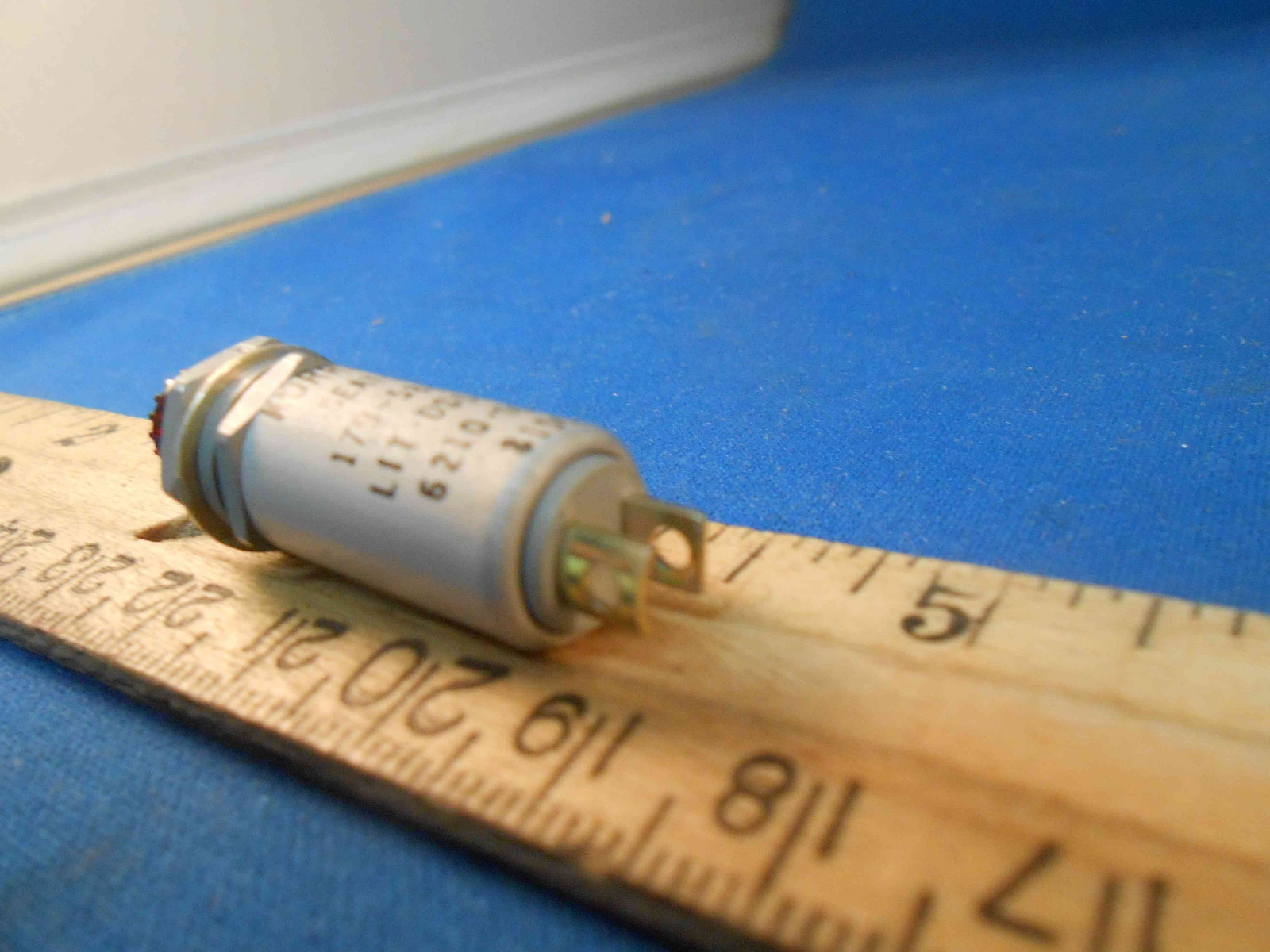 179-588-5261-001 KORRY ELECTRONICS CO RED LENS / LENGTH:1.49-DIA:0.44 ...