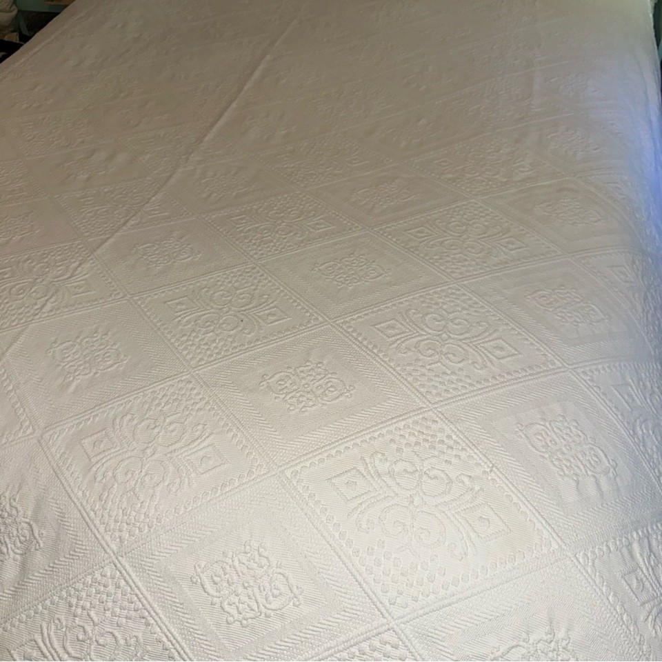 Couvre-lit coton jacquard Matelesse blanc taille reine Pottery Barn | eBay