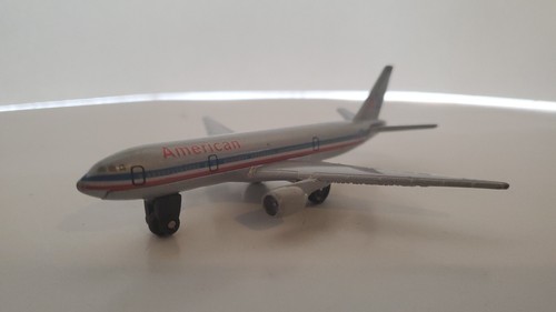 Matchbox Diecast American Airlines Boeing 777-200 Jet Airplane Scale ...