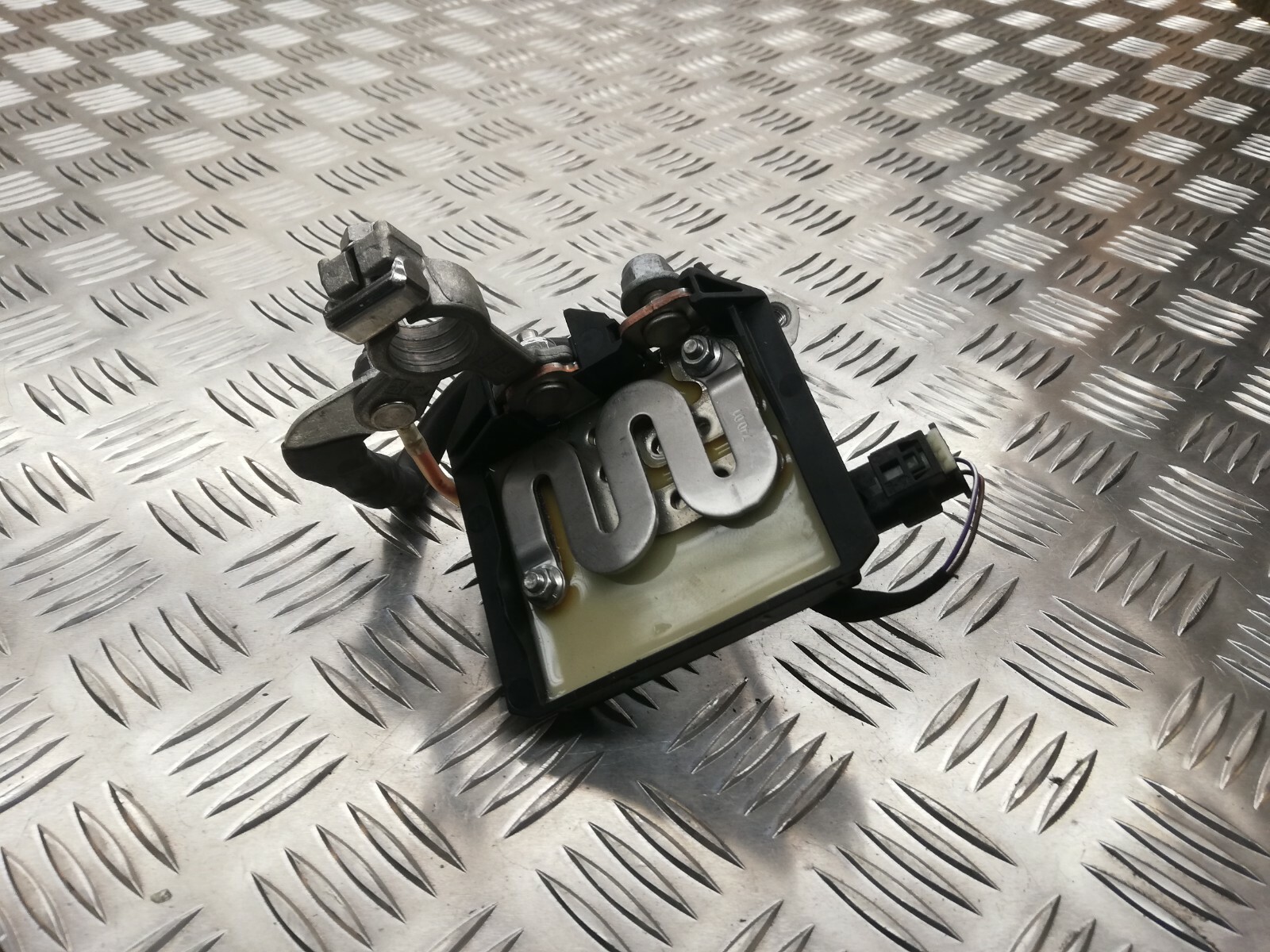 Buy B295 Mercedes-Benz Battery Tray Clamp A0009061505 1110055 OEM ...