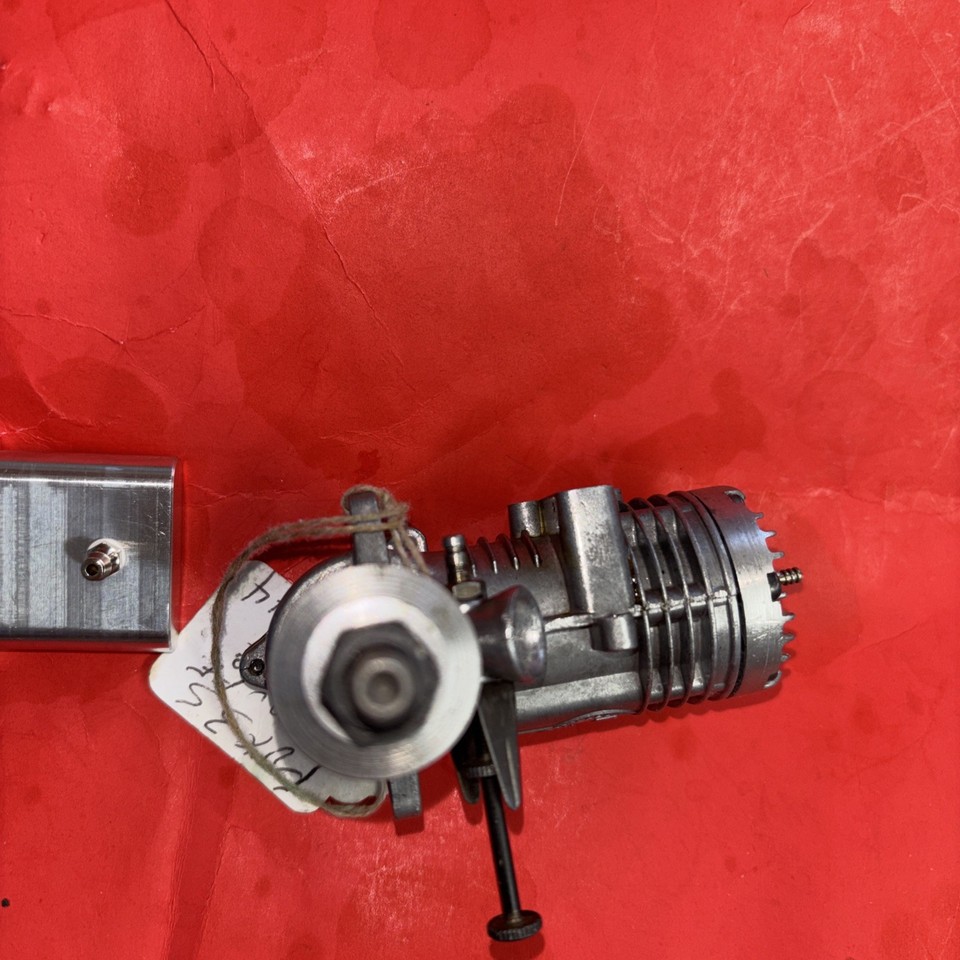 FOX 40th ANNIVERSARY 35 C/L ENGINE COMPLETE WITH TONGUE MUFFLER # 444 ...