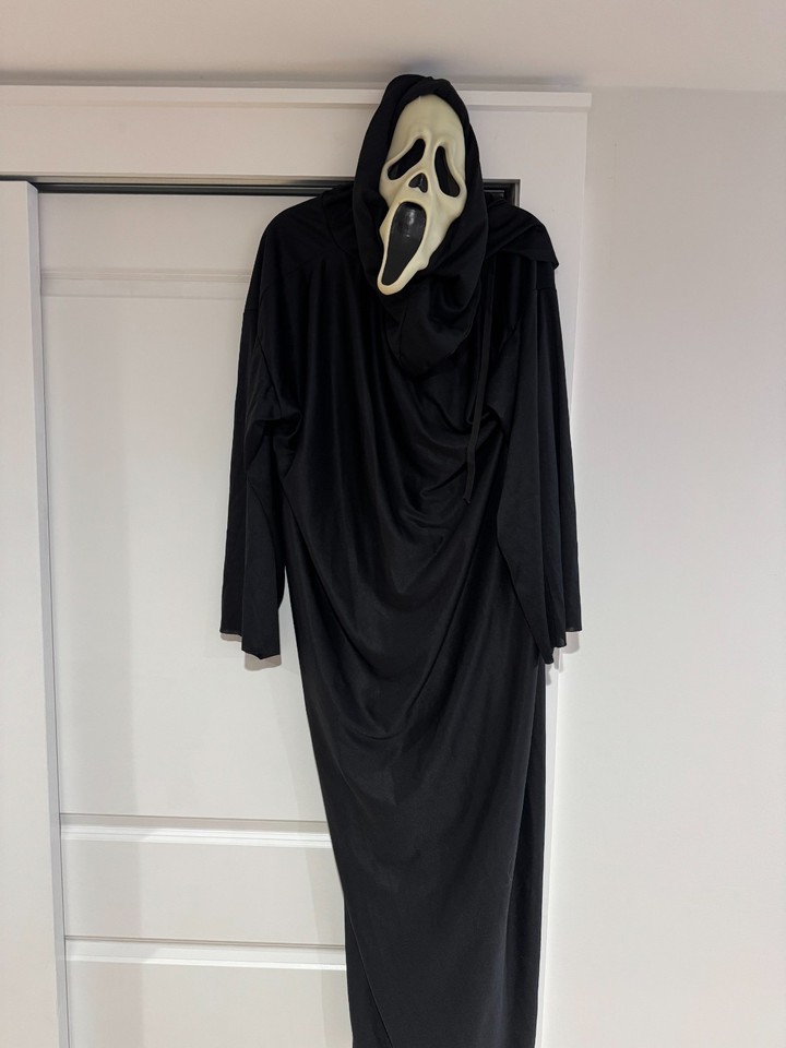 Scream Fun World Div Gen 2 Fearsome Faces Deluxe Hooded Ghostface Mask ...