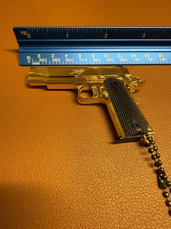 Toy 1:5 Metal Pistol Mini Gun Key Chain Kimber Gold Figet Colt 1911 ...